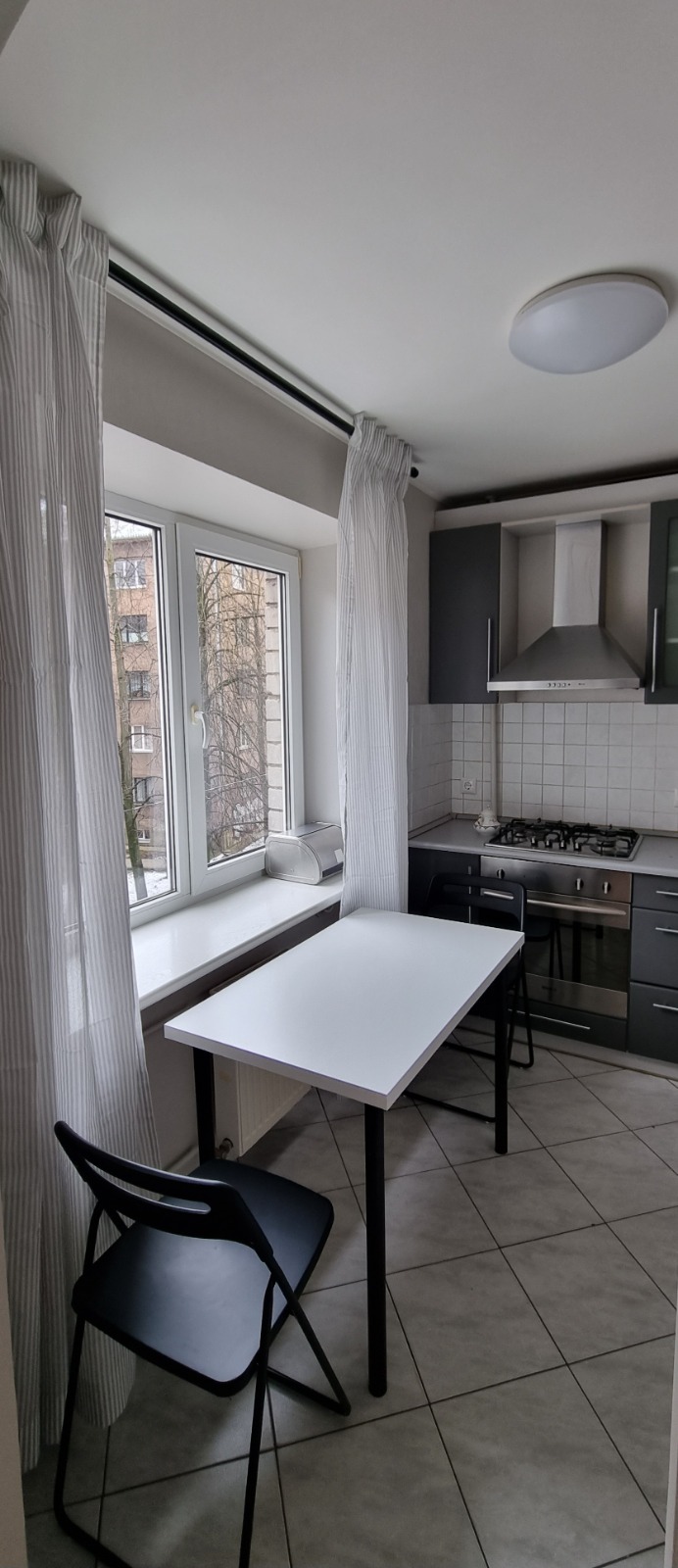 Izīrē dzīvokli, Tomsona iela 25