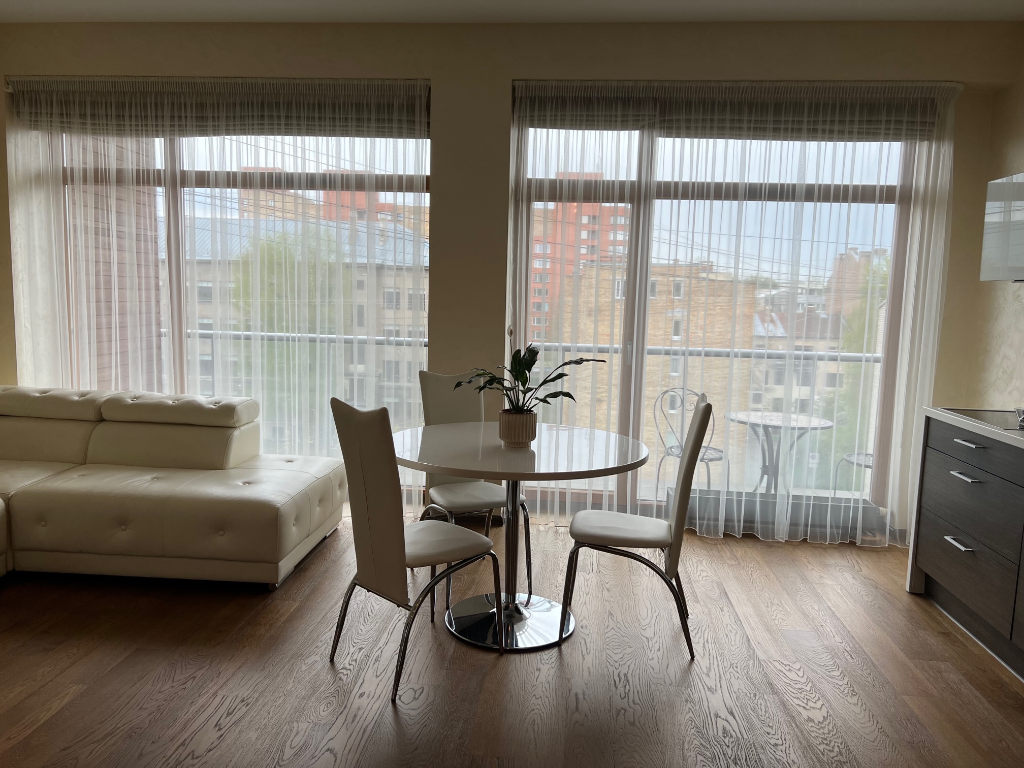 Izīrē dzīvokli, Tomsona iela 39/1