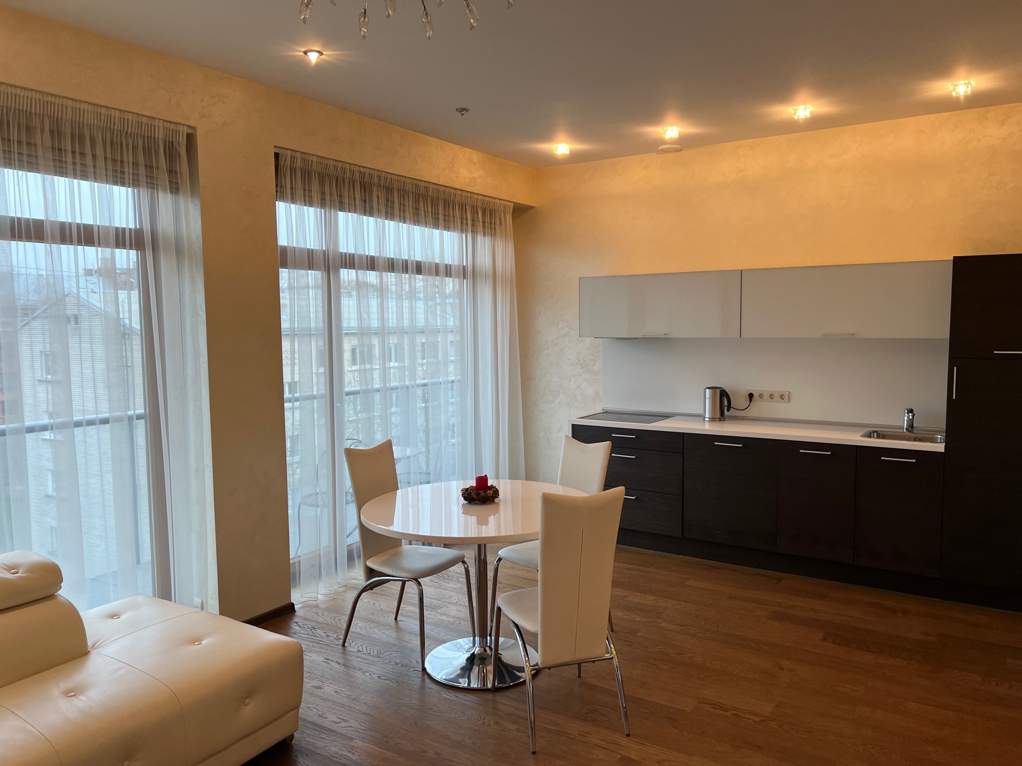 Izīrē dzīvokli, Tomsona iela 39/1