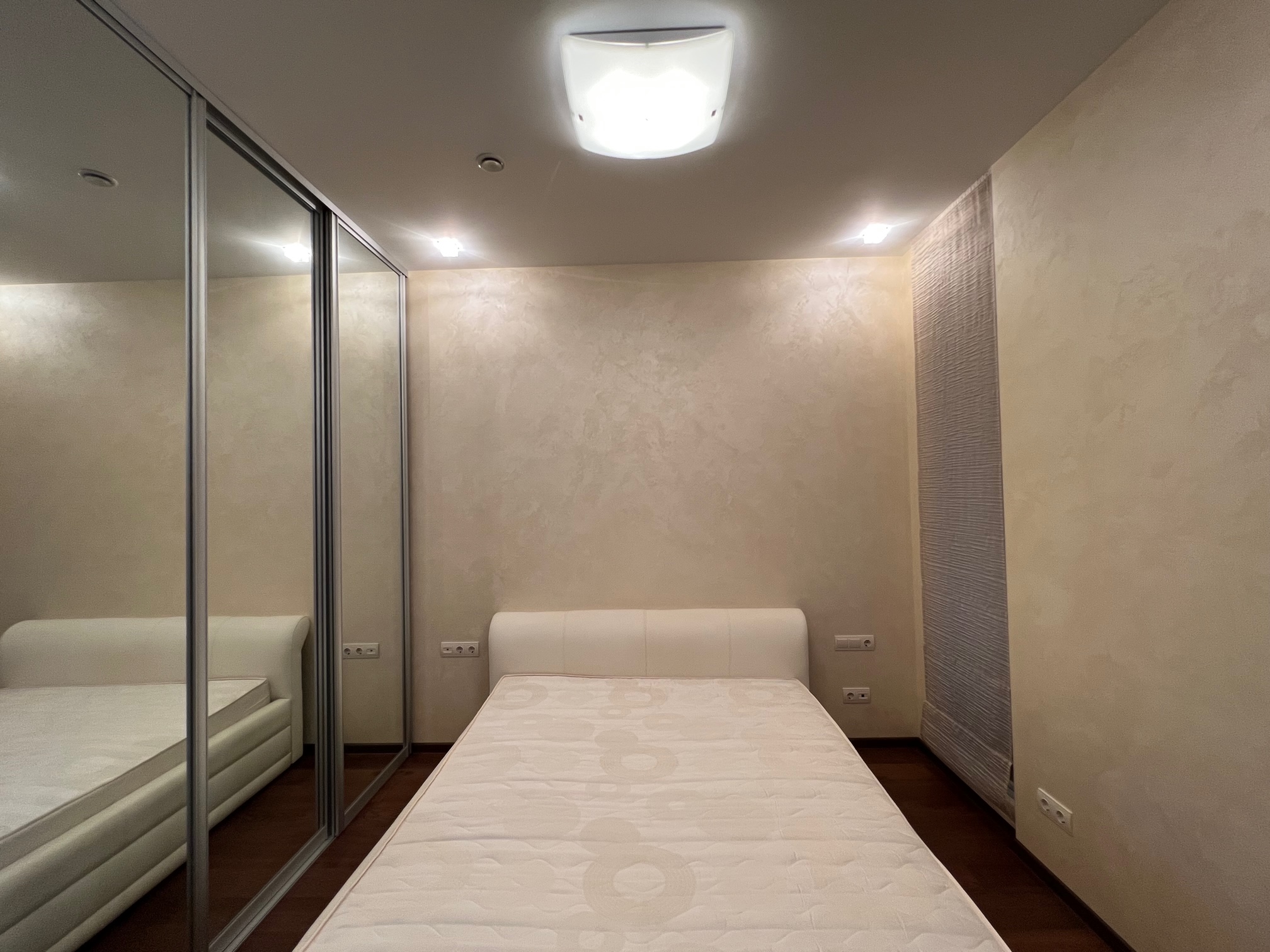 Izīrē dzīvokli, Tomsona iela 39/1