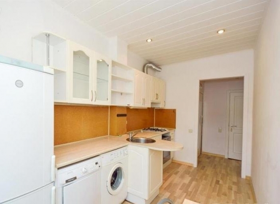 Pārdod dzīvokli, Tomsona iela 17