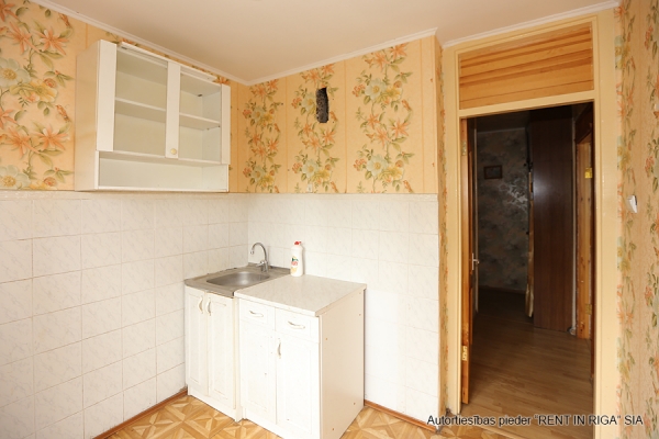 Pārdod dzīvokli, Maskavas iela 260