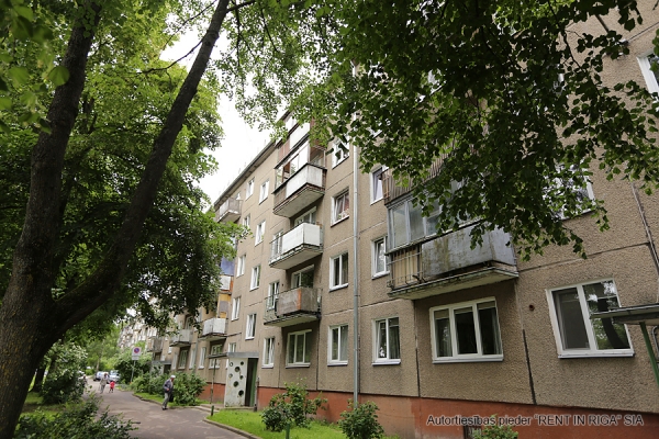 Pārdod dzīvokli, Maskavas iela 260